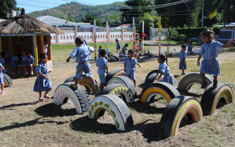 How to Build Children’s Playgrounds From Used Tires - Playground Ideas ...